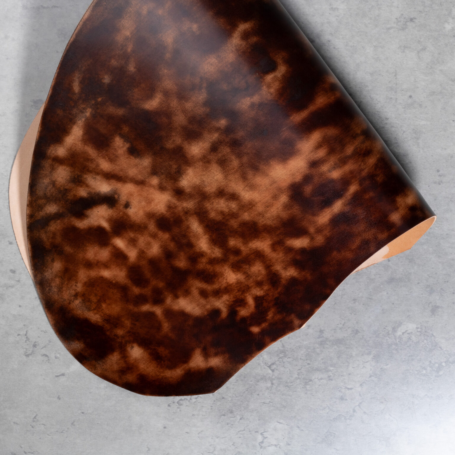 CORIUM SHELL CORDOVAN MARBLED - Belts Production